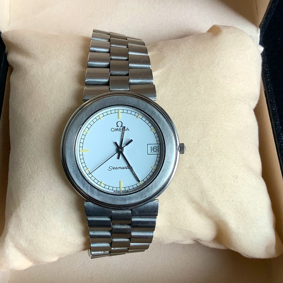 Omega | Accessories | Mens Omega Quartz Watch With Original Bracelet ...